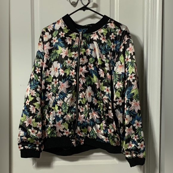 New Look | Jackets & Coats | Satin Floral Jacket | Poshmark